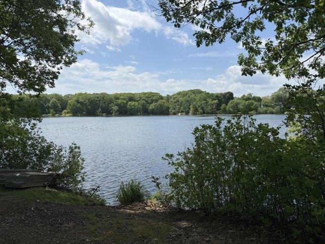 Reed Rd, Shrewsbury, Home For Sale