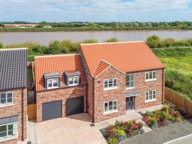 Reed View, Hook, 5 Bedroom Detached