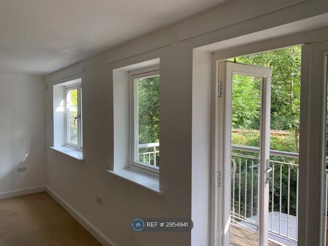 Reedham Close, London N17, 2 bed flat to rent, £2,100 pcm | PrimeLocation