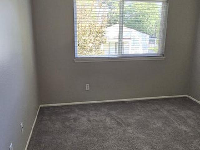Reedley St Room