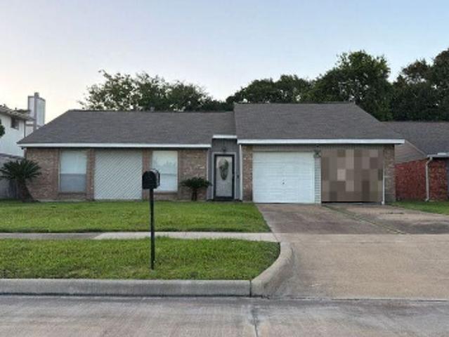 Reedwood Dr