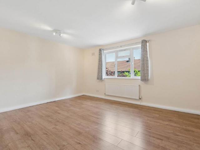 Reedworth Street, Kennington SE11 2 bed flat to rent £2,100 pcm £485 pw