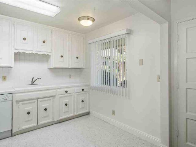 Reef Apartments 2 Bedroom Apartment for Rent at 4888 N Glenn Ave, Old Fig Garden, CA 93704 Fig Garden