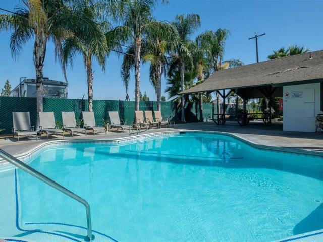 Reef Apartments 2 Bedroom Apartment for Rent at 4888 N Glenn Ave, Old Fig Garden, CA 93704 Fig Garden