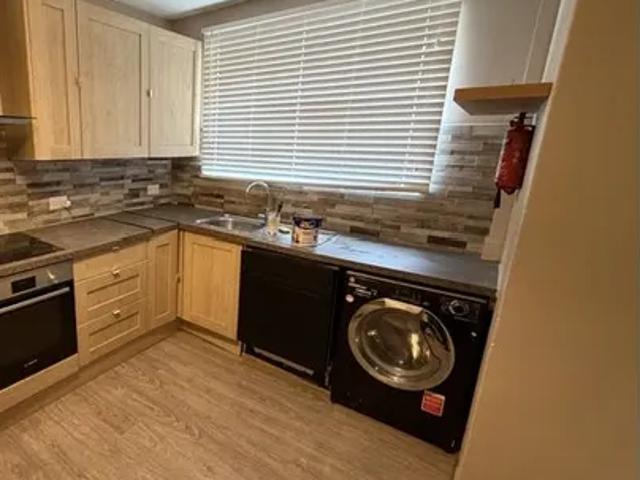 Rees Gardens, London, CR0 6HX, United Kingdom | 3 bed duplex for rent #168344513 | Rentberry