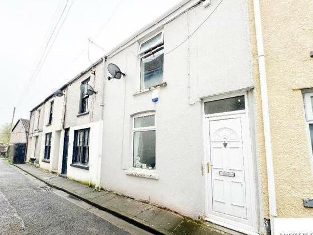 Rees Place, Pentre, 2 Bedroom Terraced