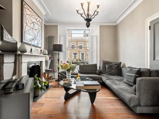 Rees Street, Islington, London 3 bed terraced house to rent £8,996 pcm £2,076 pw