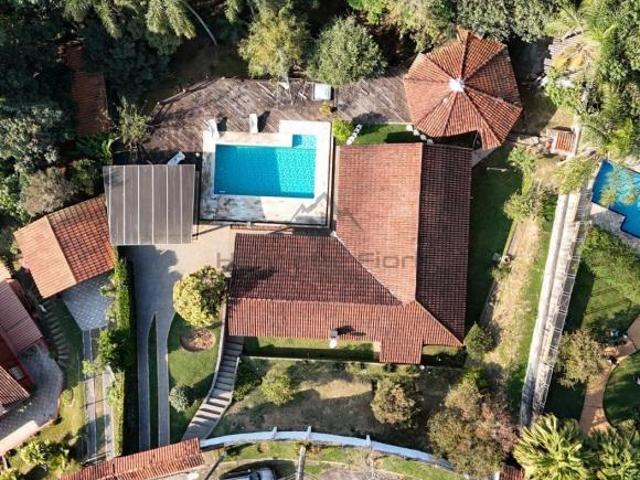 Refúgio na Serra da Cantareira – 3 Suítes, Piscina e Bosque Privativo