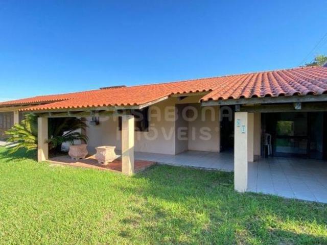 Refúgio à Beira Mar: Linda Residência no Balneário Rondinha Nova