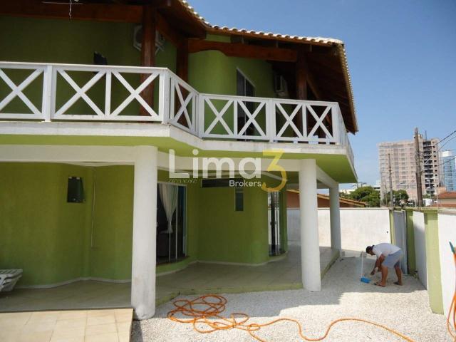 Refúgio de Luxo: Casa com Suítes Elegantes, Piscina e Infraestrutura de Lazer Completa