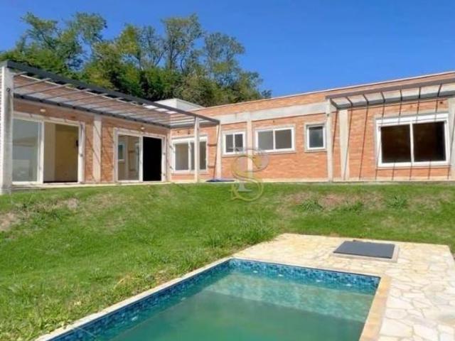 Refúgio de Luxo a venda na represa do Jaguari: 1.500m² de Terreno e Arquitetura Colonial de Alto Pad