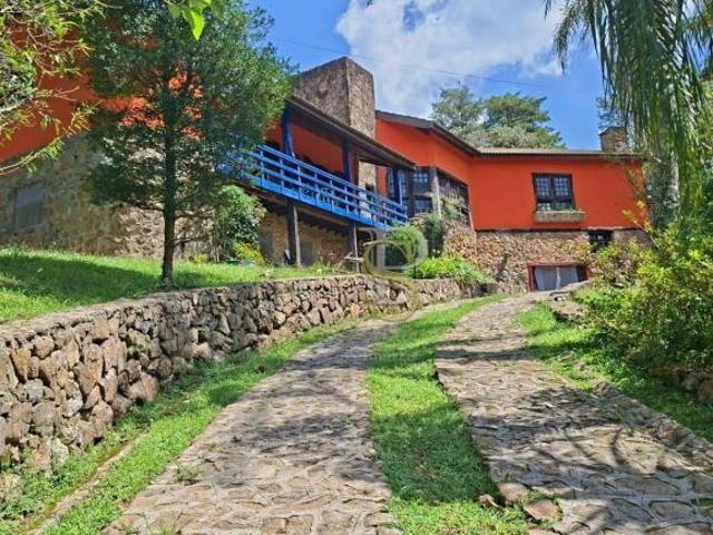 Refúgio de Luxo no Clube da Montanha: 4.000m² de Exclusividade e Vista Panorâmica em Atibaia