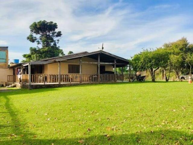 Refúgio dos Sonhos: Sítio com Ampla Casa e Diversão para Toda Família