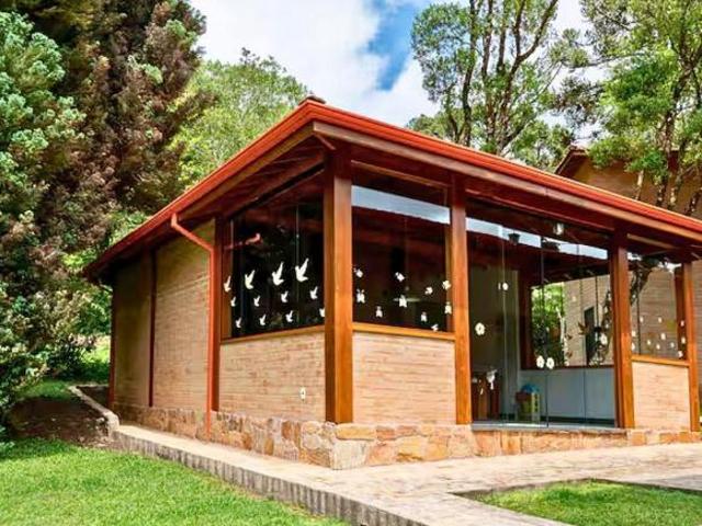 REFÚGIO EXCLUSIVO NA SERRA DA MANTIQUEIRA COM VISTA PANORÂMICA EM GONÇALVES