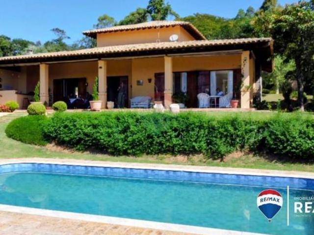 Refúgio Exclusivo no Cond. Vale do Santa Fé – Vinhedo | Casa com 525m² em Terreno de 2.809m² | 4 Suí