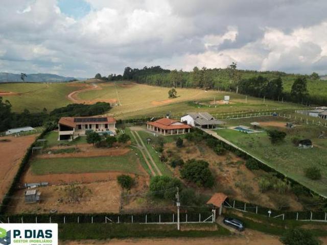 Refúgio em Pedra Bela com Vista para as Montanhas