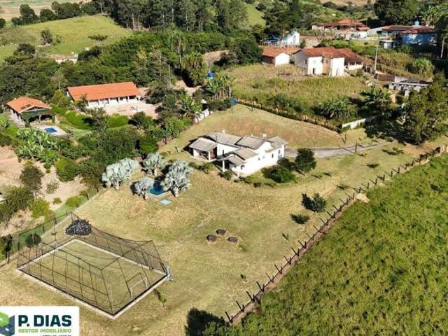 Refúgio em Pedra Bela: Chácara Completa com Lazer Exclusivo