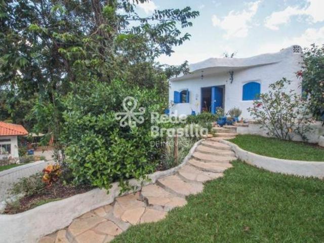 Refúgio Sereno: Casa no Condomínio Solar da Serra com acesso ao córrego à venda, Jardim Botânico