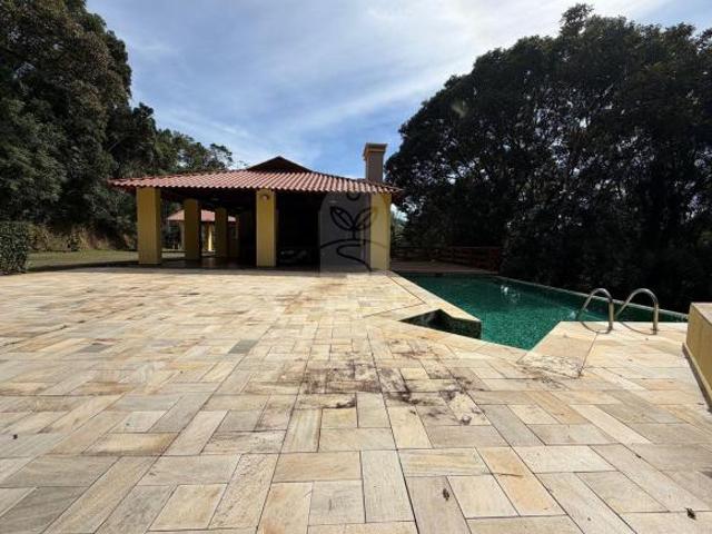 Refúgio Sofisticado em Meio à Natureza com 200 Mil m²