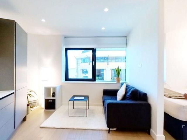 Refurnished Flat in Brentford Book a Viewing Now