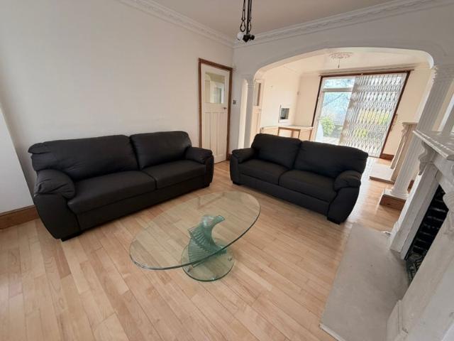 Refurbished 4 bed house Streatham hill