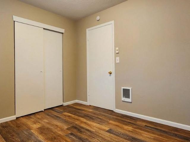 Refurbished 2 Bed 1 Bath with W/D in unit 2 Bedroom Apartment for Rent at 13214 13214 13320 River Rd, Milwaukie, OR 97222 Hector Campbell