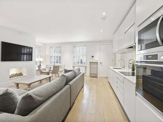 Refurbished to a high standard throughout this is a two bedroom two bathroom garden flat