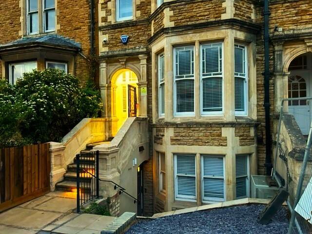 REF: 10913 | Billing Road |. 2 bed flat to rent £1,075 pcm £248 pw