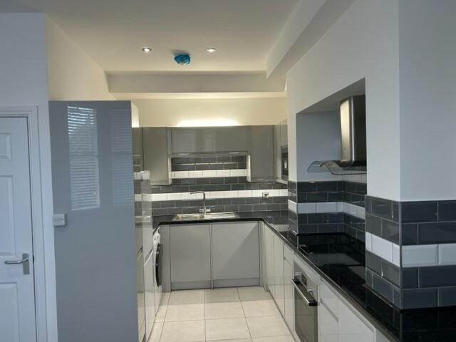 REF: 10913 | Billing Road |. 2 bed flat to rent £1,075 pcm £248 pw