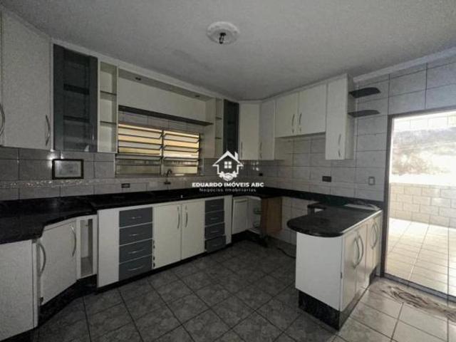 REF: 10086 Casa assobradada com 3 Dorm sem vaga de garagem na Vila São Pedro