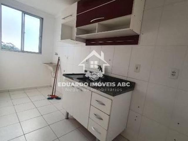 REF 1010. 2 Dormitórios. 1 vaga na garagem Parque São Vicente Mauá