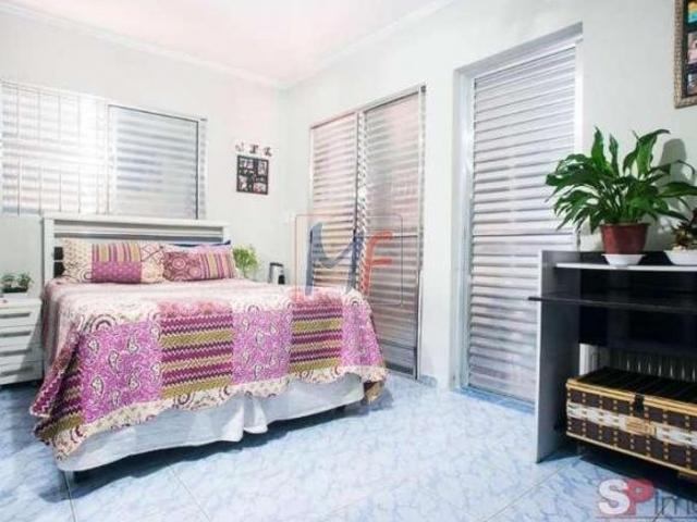 REF 3983 Lindo Sobrado de 3 andares, com 3 dorms sendo 1 suíte, 1 vaga de garagem, próximo do Hiper