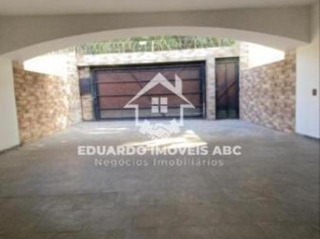 REF: 4073. Casa assobradada com piscina. 6 vagas de garagem. Fazenda Morumbi São Paulo