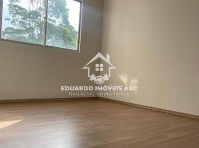 REF 4431. 2 Dormitórios. 1 vaga na garagem. Condomínio Tiradentes