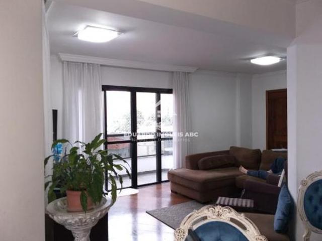REF 5792. Apto para venda. 3 dormitórios. 1 suíte. 2 vagas na garagem. Ótima localização