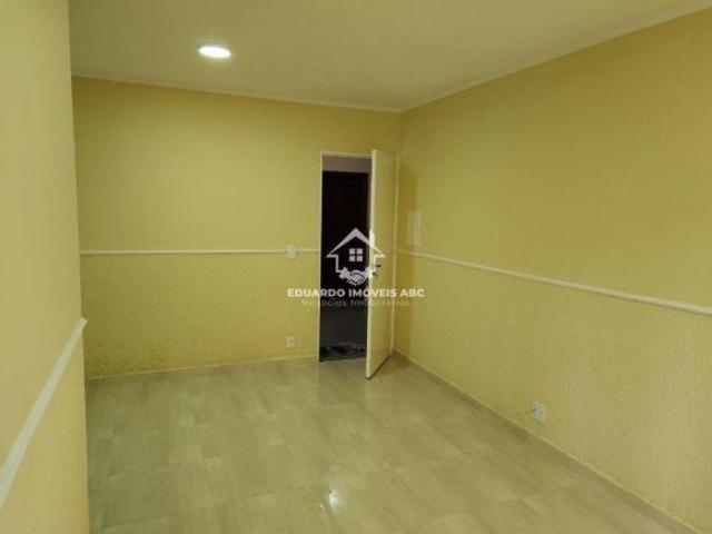 REF:603. 2 Dormitórios. Cozinha Planejada. Jardim Santo André Santo André. Ótima Localização