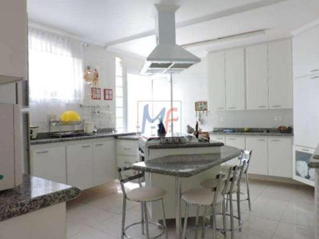 REF 9812 Excelente Casa Assobradada para Venda no bairro Vale da Mantiqueira com 5 dorms, sendo 3