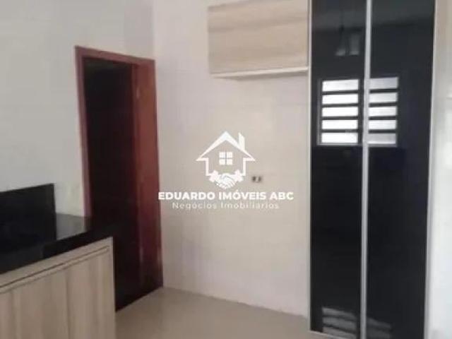 REF 9931 Sobrado com 248 metros. Ótima localização São Bernardo do Campo