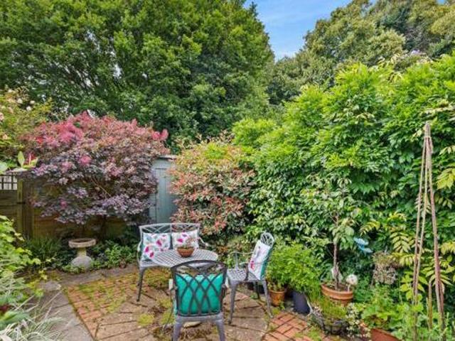 Ref: Gk Shortacres, Nutfield, 2 Bedroom Terraced