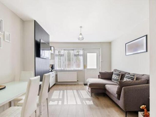 Ref: Gk Redwing Avenue, Farncombe, 1 Bedroom Terraced