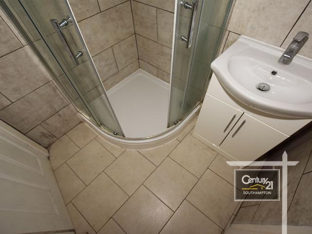 |Ref: R152080|, Westwood Road, Southampton, SO17 1DN Century 21 United Kingdom