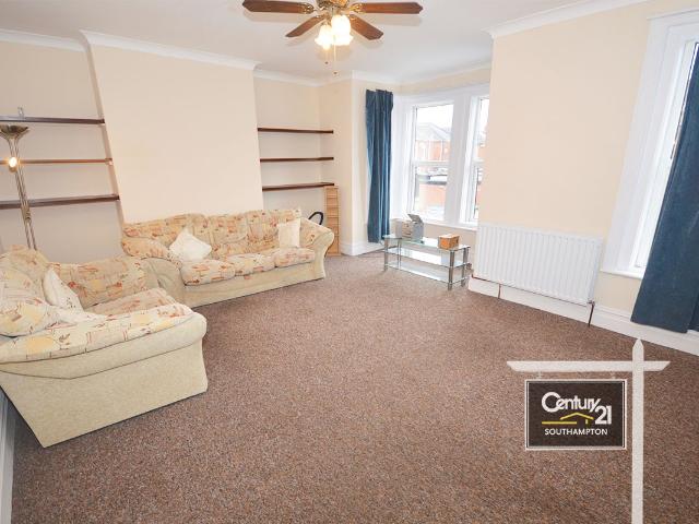 |Ref: R152085|, Emsworth Road, Southampton, SO15 3LY Century 21 United Kingdom