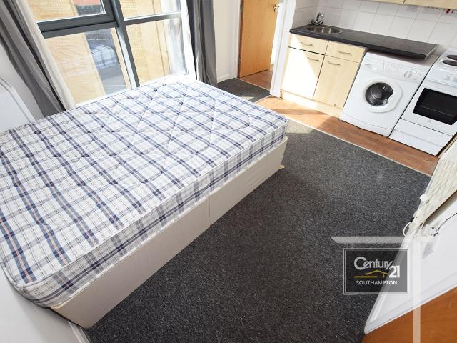 |Ref: R152007|, Salisbury Street, Southampton, SO15 2TZ Century 21 United Kingdom