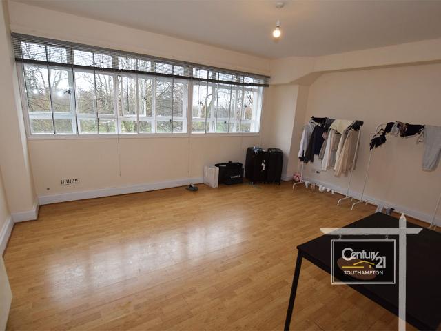 |Ref: R152181|, Hanover House, 19a Hanover Buildings, Southampton, SO14 1JH Century 21 United Kingdom