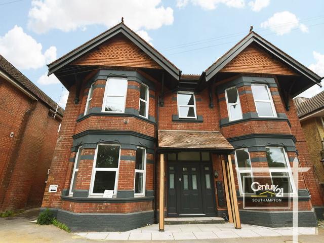 |Ref: R152468|, Portsmouth Road, Southampton SO19, 1 bed flat to rent, £895 pcm | PrimeLocation