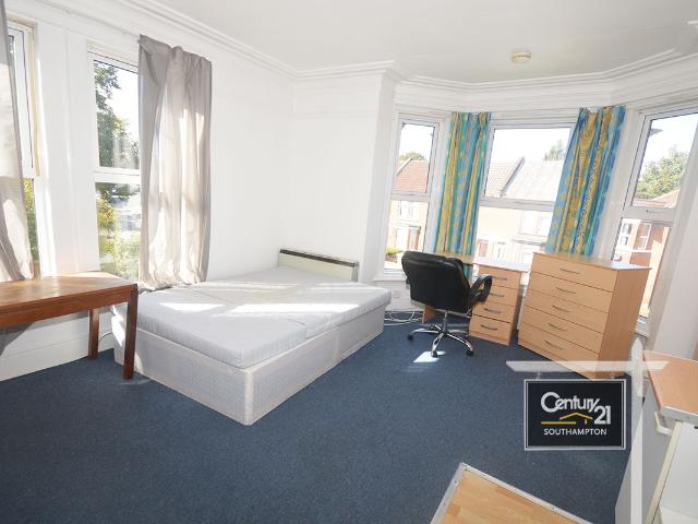 |Ref: R152424|, Portswood Road, Southampton SO17 Century 21 United Kingdom