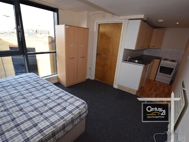 |Ref: R152583|, Mede House, Salisbury Street, SO15 2TZ Century 21 United Kingdom