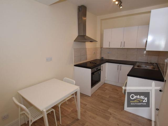 |Ref: R152641|, Terminus Terrace, Southampton SO14, 1 bed flat to rent, £850 pcm | PrimeLocation