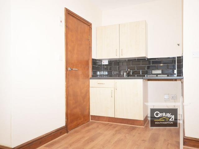 |Ref: R152720|, Onslow Road, Southampton, SO14 0JH Century 21 United Kingdom