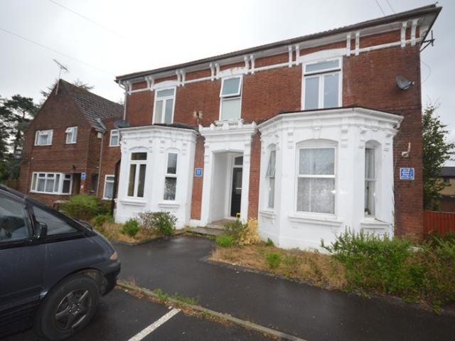 |Ref: R152895|, Clifton Road, Southampton, SO15 4GX Century 21 United Kingdom